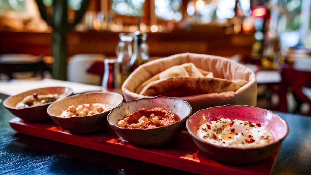 Sharik: restaurante oferece uma experiência árabe completa em ...